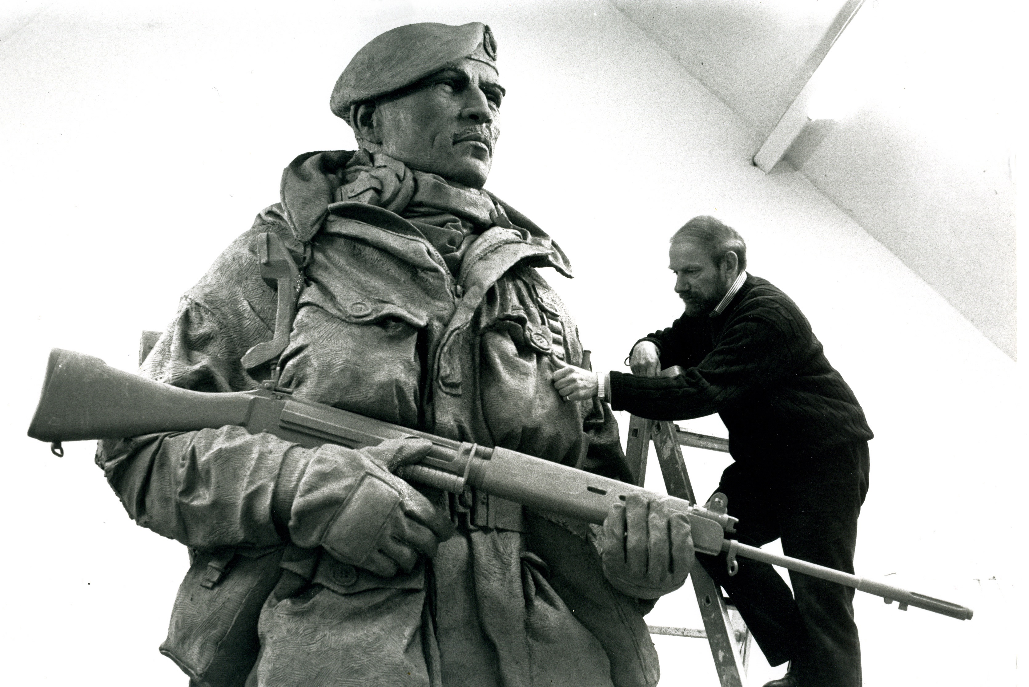 Falklands War Sculpture: ‘The Yomper’ | Philip Jackson Sculptures